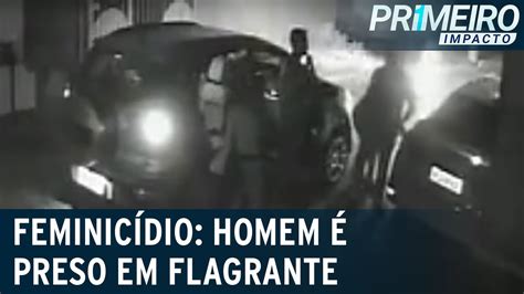 Homem é preso em flagrante após matar ex mulher a tiros Primeiro