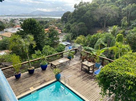 Casa de Condomínio na Avenida Mathias Sandri 978 Itacoatiara em