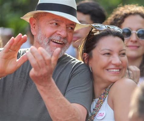 Quem é Janja Saiba quem é a noiva de Lula