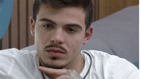 A Fazenda 14 Thomaz Costa Pensa Em Desistir Do Programa Central