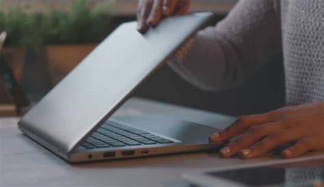 Cómo evitar que tu laptop se apague o suspenda al cerrar la pantalla