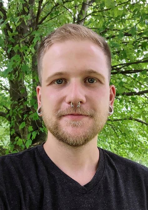 4434 Best Septum Piercing Images On Pholder Piercing Bodymods And