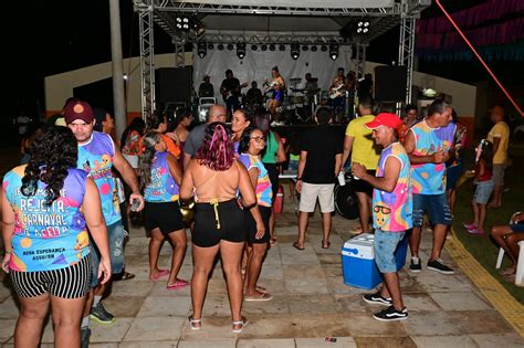 Ass Est Em Festa O Carnaval De Gente Nos Quatro Cantos Da Cidade