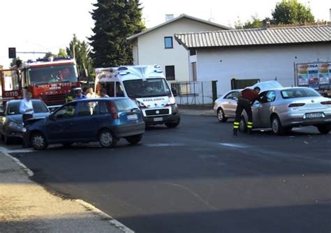 Incidente Con Tre Auto A Cajello Di Gallarate VareseNews Foto