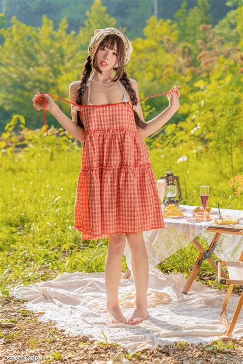 Yaokoututu 咬一口兔娘ovo Green field tea party 绿野茶会 naked cosplay asian 69