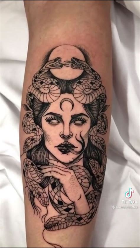 Pin de Tattoo 10x Pro em Pins criados por você Tatuagem de medusa