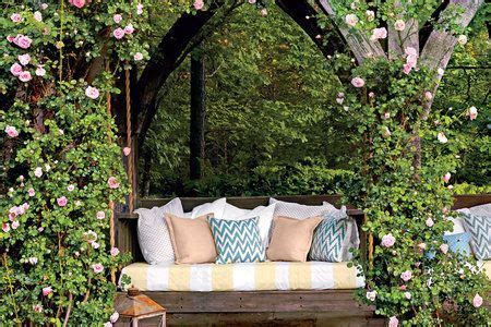 The South S Most Iconic Plants Backyard Porch Southern Living Plants