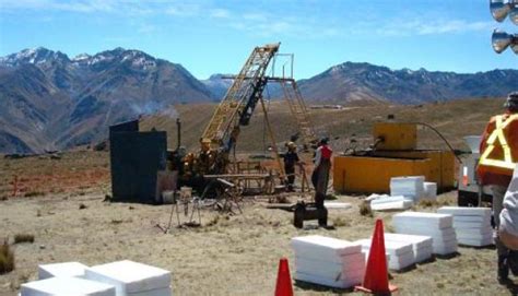 Hallan más reservas de litio en gran yacimiento que se explora en Perú