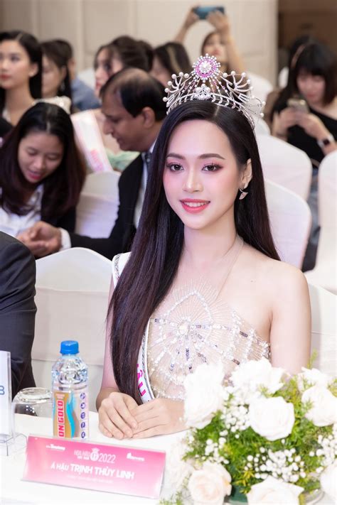 Cận visual của Top 3 Hoa hậu Việt Nam trong họp báo hậu đăng quang ai