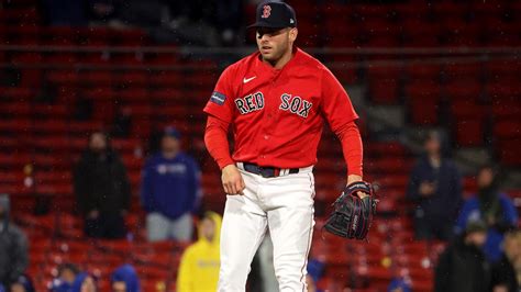 Red Sox S Kutter Crawford Phillies Matt Strahm Ejected Fined By Mlb