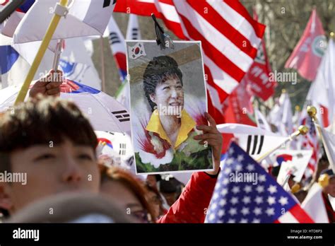 Seoul South Korea 10th Mar 2017 Supporters Of Impeached South
