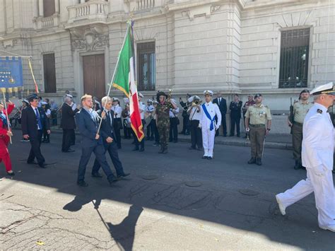 Reggio Calabria Celebra La Festa Della Repubblica Solenne Alza