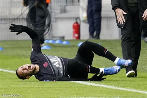 PSG L entorse de Neymar aurait été plus grave que prévu