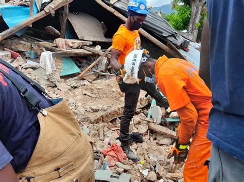 El saldo oficial de muertos por el terremoto en Haití escaló a 1 941 y