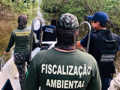 Fiscalização ambiental apreende 128 caranguejos no manguezal de Vitória