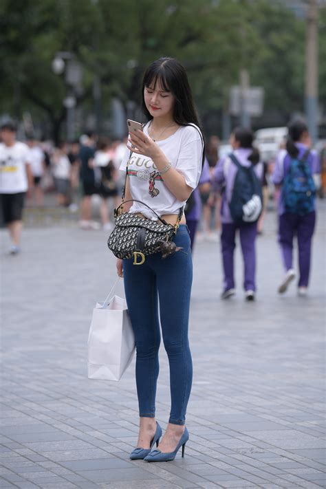 2021 04 01 【街拍之魂赛帖】长发蜜桃紧牛 1 91p 库里丝