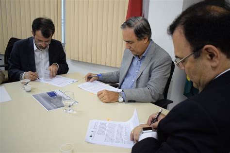 Assinatura de ACT garante expansão da rede de fibra óptica nas regiões