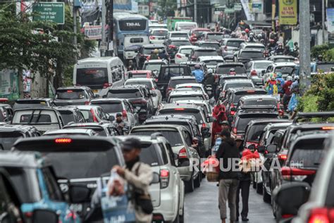 Polisi Berlakukan Rekayasa Lalu Lintas Di Jalur Wisata Puncak Selama