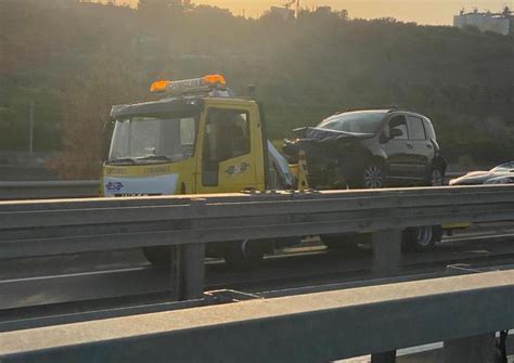 Incidente In Autostrada Tra Gli Svincoli Di Lentini E Augusta Due