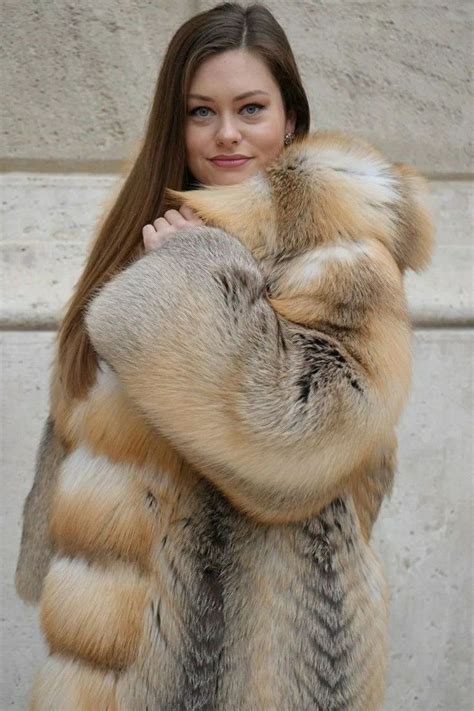 Pin De C W En Furs En 2024