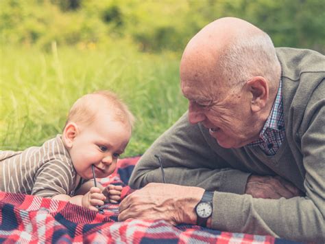 El papel del abuelo en la relación abuelo nieto a QuieroUnAbuelo es