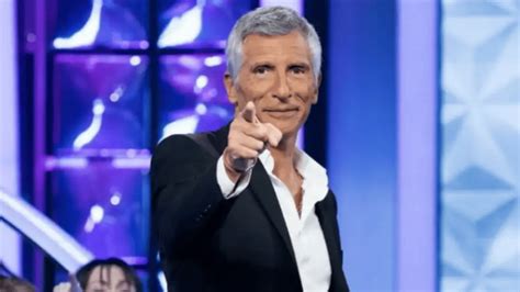 Noubliez pas les paroles la maestro Natasha éliminée Nagui surpris