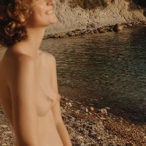 Victoria Mottet Ambre Renard ChloeÌ Berenger Nude 21 Photos