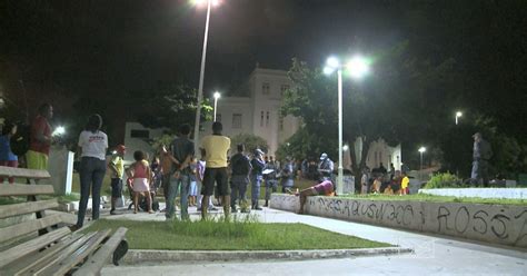 G1 Homem é morto a facadas em praça pública no Centro de São Luís MA