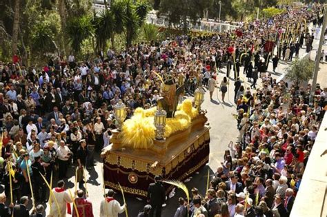 Descubre el Domingo de Ramos y la Procesión de las Palmas de Elche