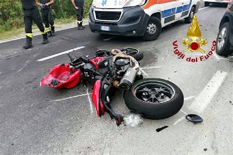 Incidente Mortale In Moto Perde La Vita Un 20enne