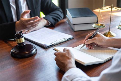 La Enorme Importancia De Un Abogado En Una Empresa Y Sus Funciones DJIK
