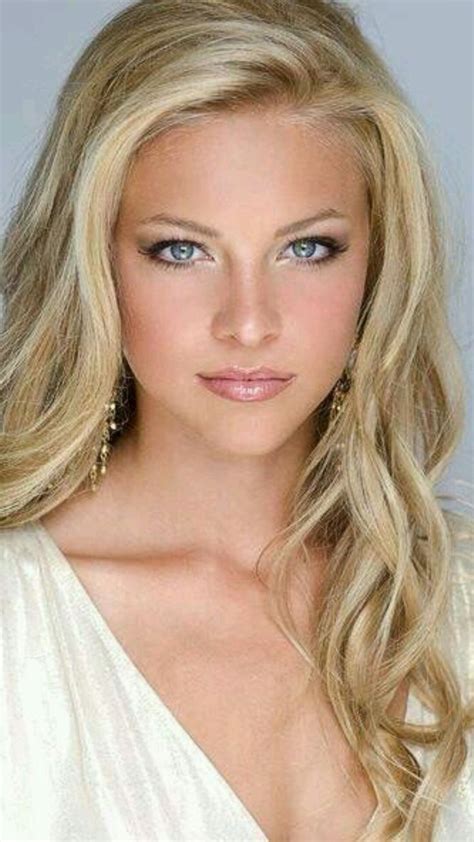 Eine H Bsche Blonde Deutsche Frau Telegraph