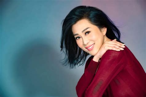 MC Kỳ Duyên ở tuổi U60 Chưa bao giờ độc thân hé lộ về thân thế bạn