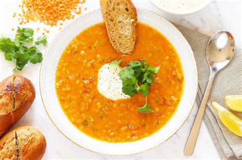 Masala suppe med røde linser Hertil hvidløgsflute