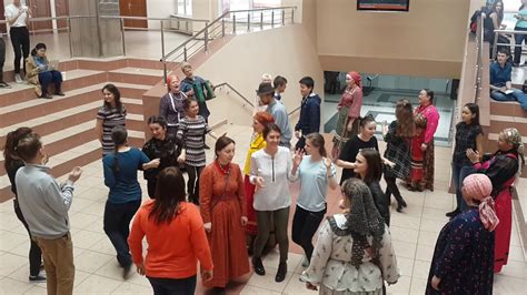 Весенне летние хороводы с участием иностранного студента 1 курса Цинь