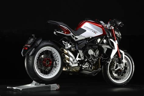 2015 MV Agusta Brutale Dragster 800 RR The 140 HP Naked Beauty