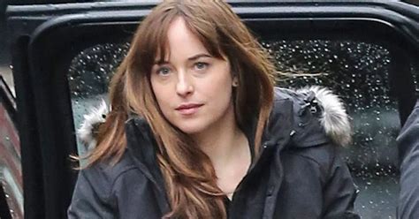 Dakota Johnson Posts Very Suggestive Selfie After Steamy 50 Shades Darker Filming Mirror Online