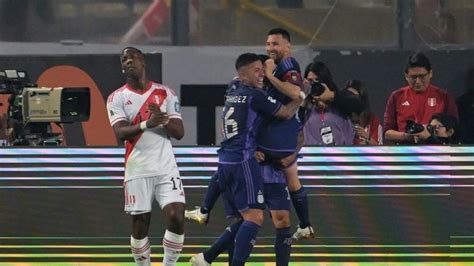 Con doblete de Messi Argentina liquidó a Perú 2 0 Catamarca Actual
