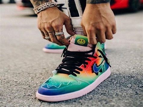 Cuánto cuesta los Jordan 1 J Balvin Noticias Importantes