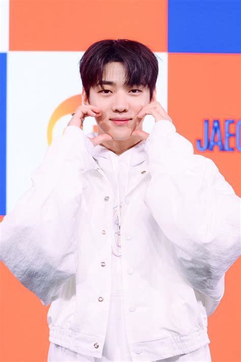 Y현장 DKZ 혼란 속 솔로 데뷔재찬 전곡 자작곡으로 나답게 종합 YTN