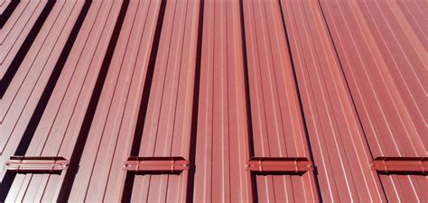 Plaque de toiture nervuré acier rouge l 1 05 x L 2 m ep 50 mm Leroy