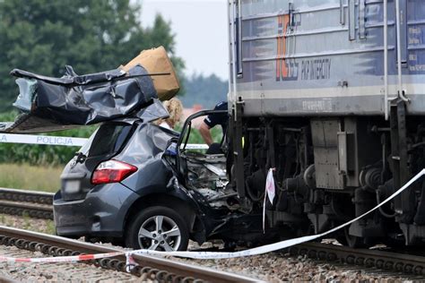 Wierzawice tragiczny wypadek na torach Samochód wjechał wprost pod