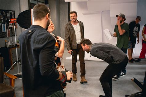 A Dona do Pedaço Veja fotos exclusivas do elenco durante os