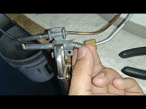 Como Cambiar La Esprea De Gas De Un Piloto O Termopar De Un Boiler