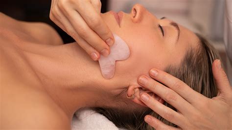 Does Gua Sha Really Work To Minimize A Double Chin