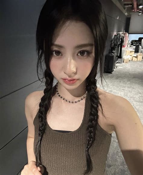 Le Sserafim Pics On Twitter Yunjin Instagram Update 2 2 Https T