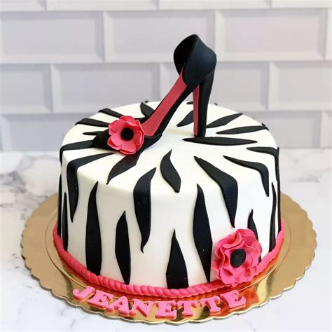 Total 122 images diseños de pasteles de cumpleaños para mujeres