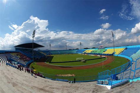 Indonesia Tragedy At Stadium In Malang Over 125 Victims