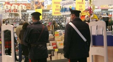 Quarta Rapina In 9 Giorni A Pomezia Preso Di Mira Un Supermercato Del