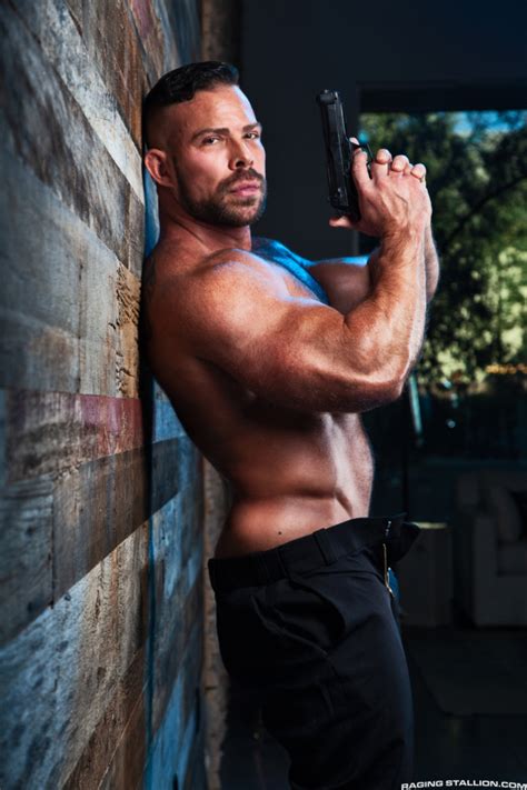 Bodybuilder Beautiful Profiles Liam Knox